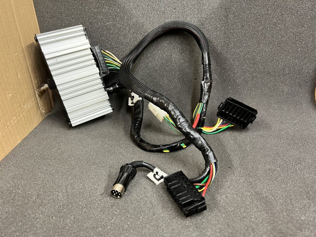 Volvo Car Radio Stereo original Amplifier and wiring - JT Audio