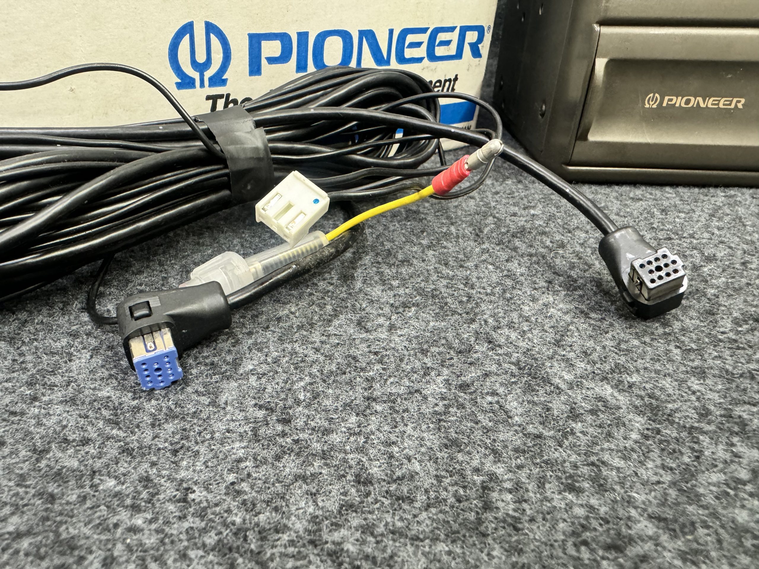 Pioneer Cdx-P1210 old school 12 disc Cd changer - JT Audio
