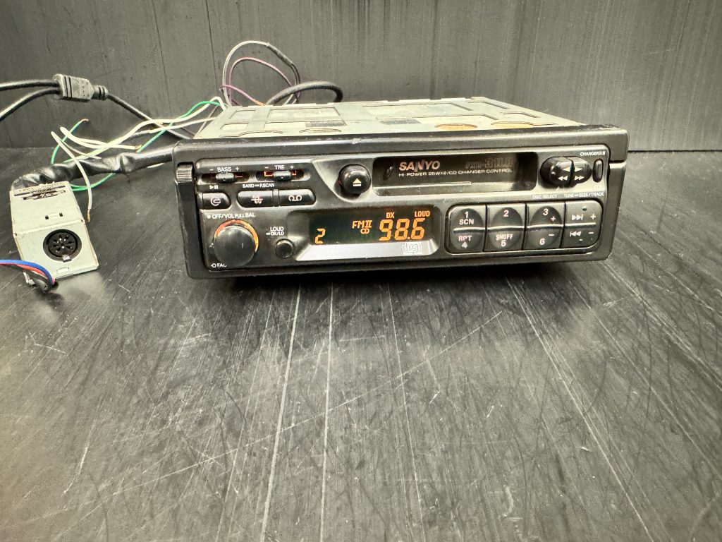 Sanyo Fxr-31Lb old pull out car radio cassette player with cd changer ...
