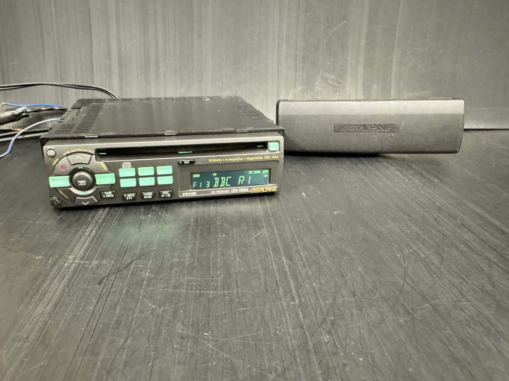 Alpine Car Radio Stereo Cd Player Model Cde-7826r with Green ...