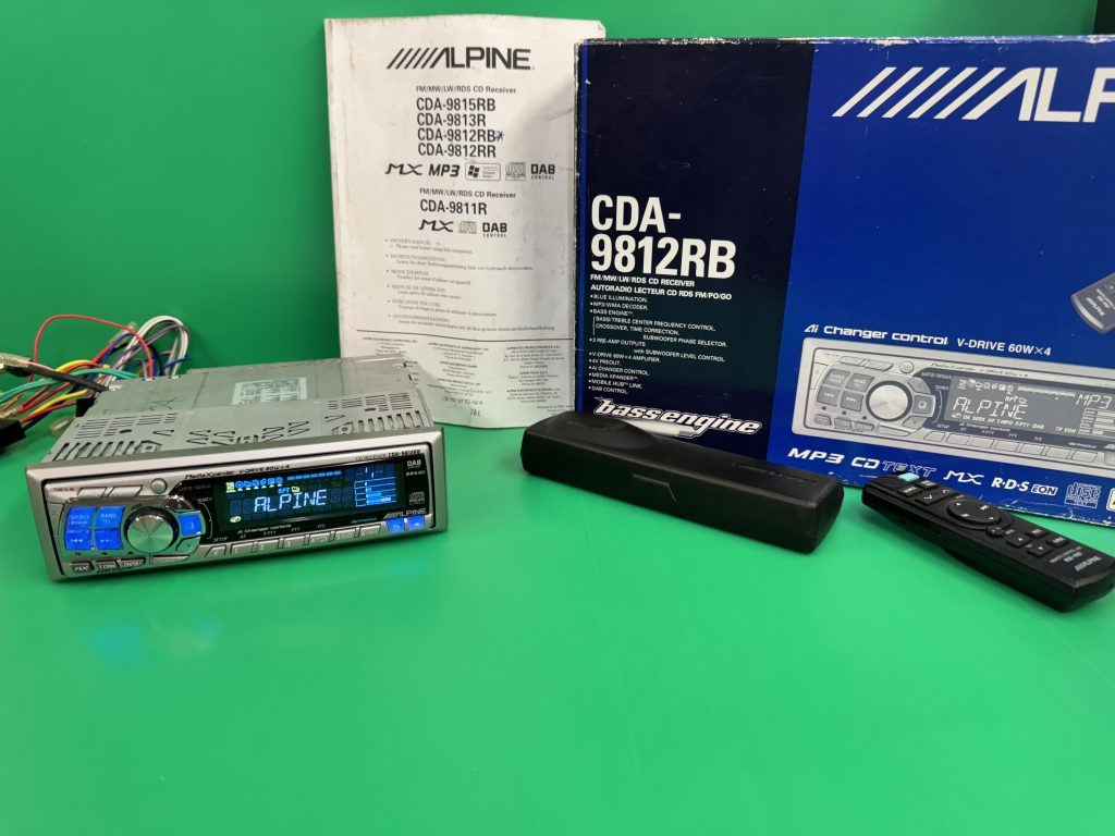 Alpine Car Radio Stereo Cd Mp3 Player Model Cda-9812rb V-Drive 60x4 ...