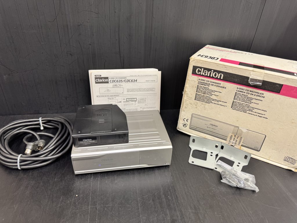 Clarion Cdc634 Cd Changer 13 pin 6 disc multichanger boxed and complete ...